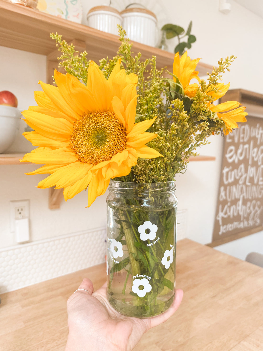 Joy Jar- “In Christ I Am...” 24oz Daisy Jar with Lid Option – Joyful Pine