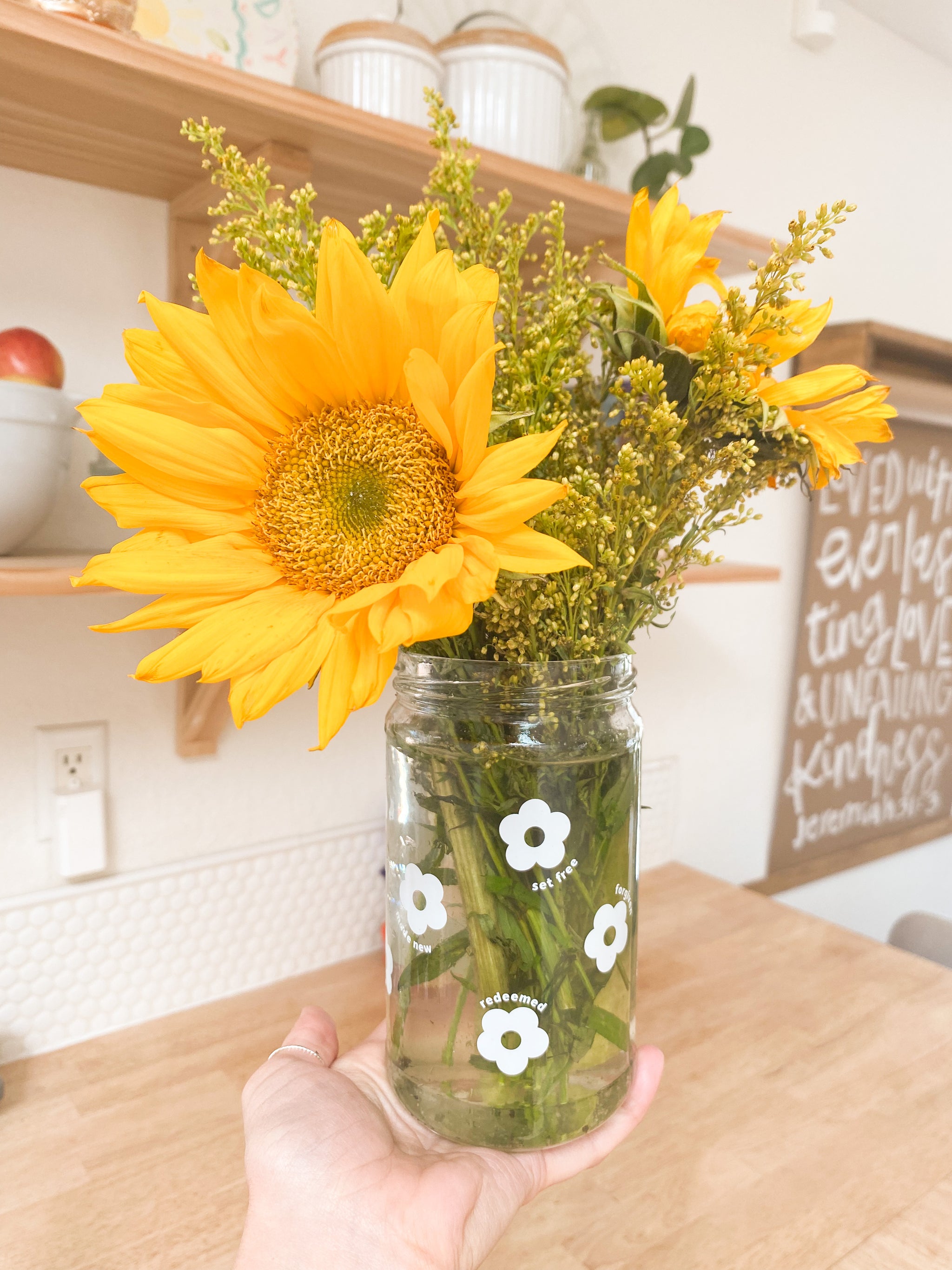 Joy Jar- “In Christ I Am...” 24oz Daisy Jar with Lid Option – Joyful Pine